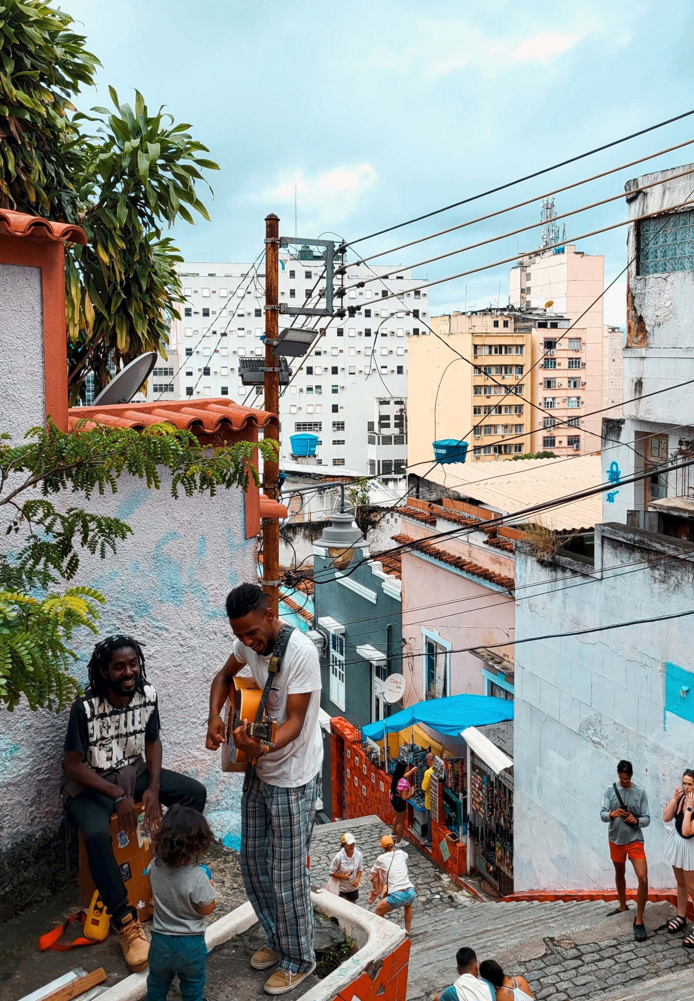 Escadaria Selaron: 10 curiosità sulla scalinata colorata di Rio ...